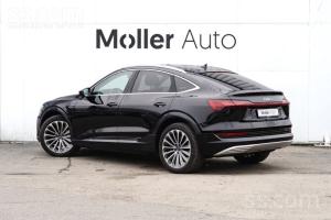 Black Audi E-Tron 2022 in Riga, with an engine capacity of 0.00 L and mileage of 41 thousand km for 38950 €, photo 4 on AUTOMOTO.COM.LV