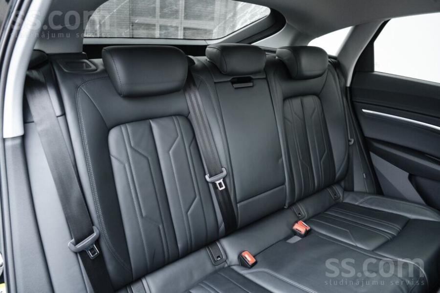 Black Audi E-Tron 2022 in Riga, with an engine capacity of 0.00 L and mileage of 41 thousand km for 38950 €, photo 10 on AUTOMOTO.COM.LV