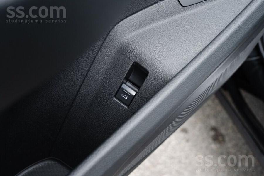 Black Audi E-Tron 2022 in Riga, with an engine capacity of 0.00 L and mileage of 41 thousand km for 38950 €, photo 12 on AUTOMOTO.COM.LV