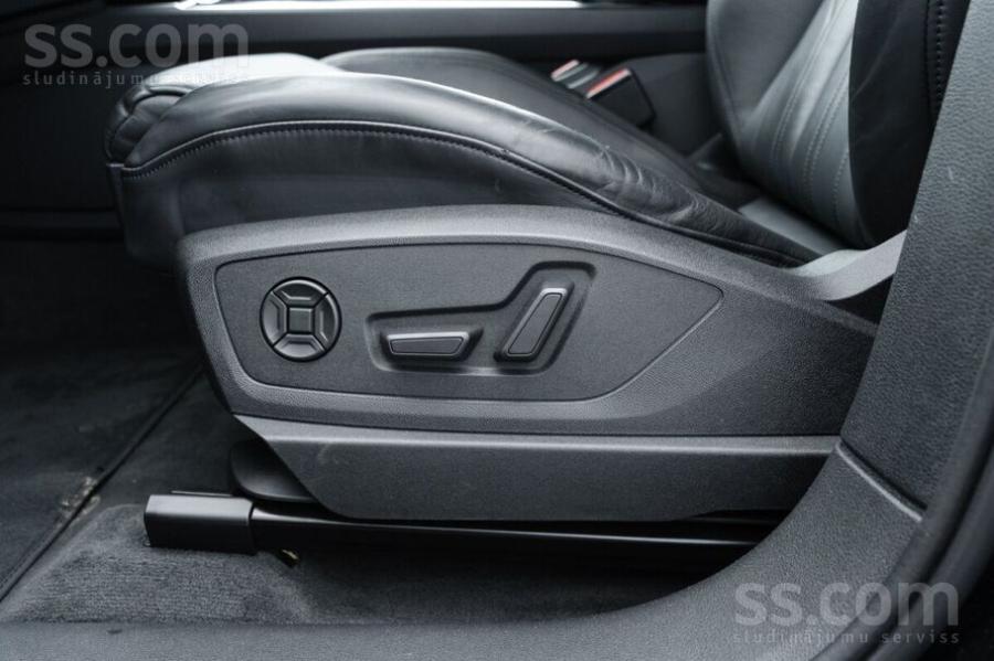 Black Audi E-Tron 2022 in Riga, with an engine capacity of 0.00 L and mileage of 41 thousand km for 38950 €, photo 14 on AUTOMOTO.COM.LV