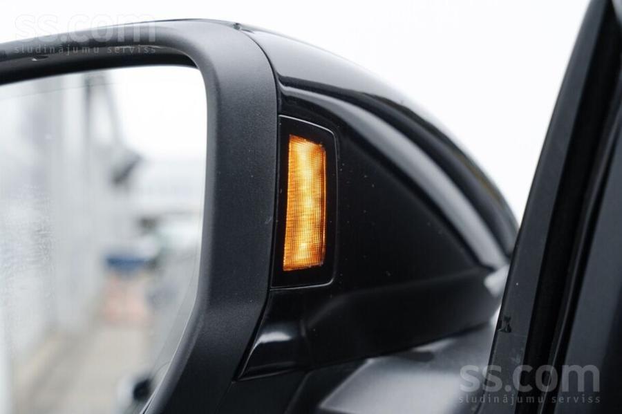 Black Audi E-Tron 2022 in Riga, with an engine capacity of 0.00 L and mileage of 41 thousand km for 38950 €, photo 17 on AUTOMOTO.COM.LV