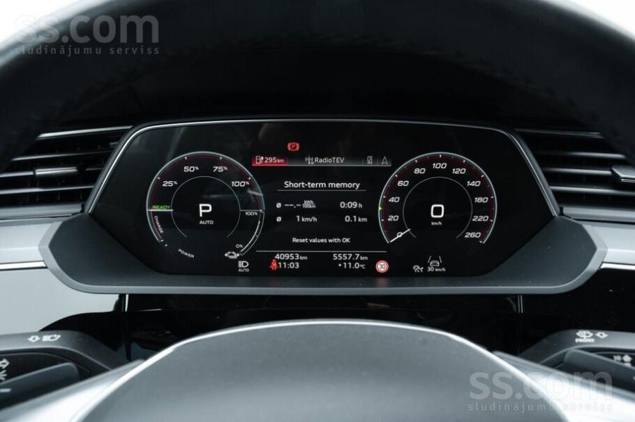 Black Audi E-Tron 2022 in Riga, with an engine capacity of 0.00 L and mileage of 41 thousand km for 38950 €, photo 19 on AUTOMOTO.COM.LV