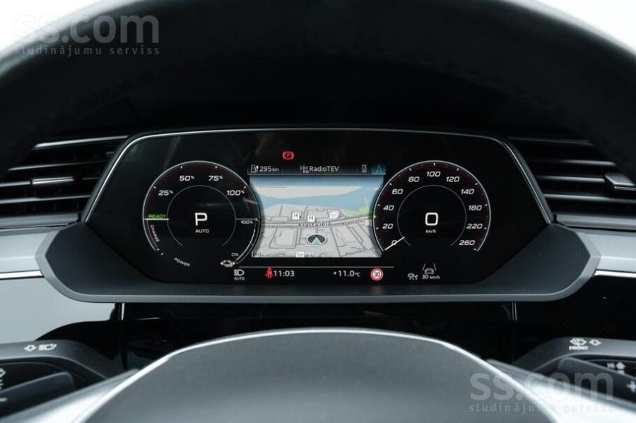 Black Audi E-Tron 2022 in Riga, with an engine capacity of 0.00 L and mileage of 41 thousand km for 38950 €, photo 20 on AUTOMOTO.COM.LV