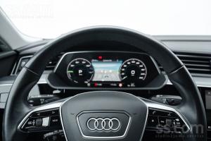 Black Audi E-Tron 2022 in Riga, with an engine capacity of 0.00 L and mileage of 41 thousand km for 38950 €, photo 21 on AUTOMOTO.COM.LV