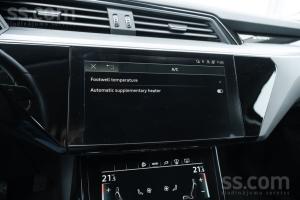 Black Audi E-Tron 2022 in Riga, with an engine capacity of 0.00 L and mileage of 41 thousand km for 38950 €, photo 25 on AUTOMOTO.COM.LV