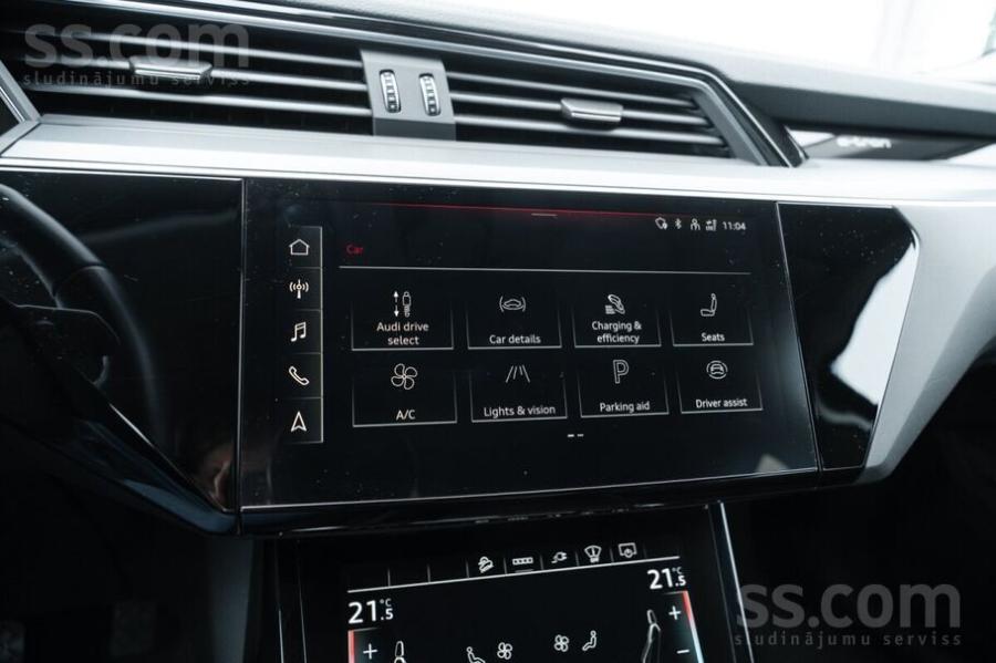 Black Audi E-Tron 2022 in Riga, with an engine capacity of 0.00 L and mileage of 41 thousand km for 38950 €, photo 27 on AUTOMOTO.COM.LV
