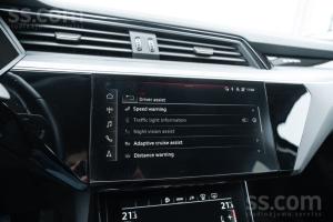 Black Audi E-Tron 2022 in Riga, with an engine capacity of 0.00 L and mileage of 41 thousand km for 38950 €, photo 31 on AUTOMOTO.COM.LV