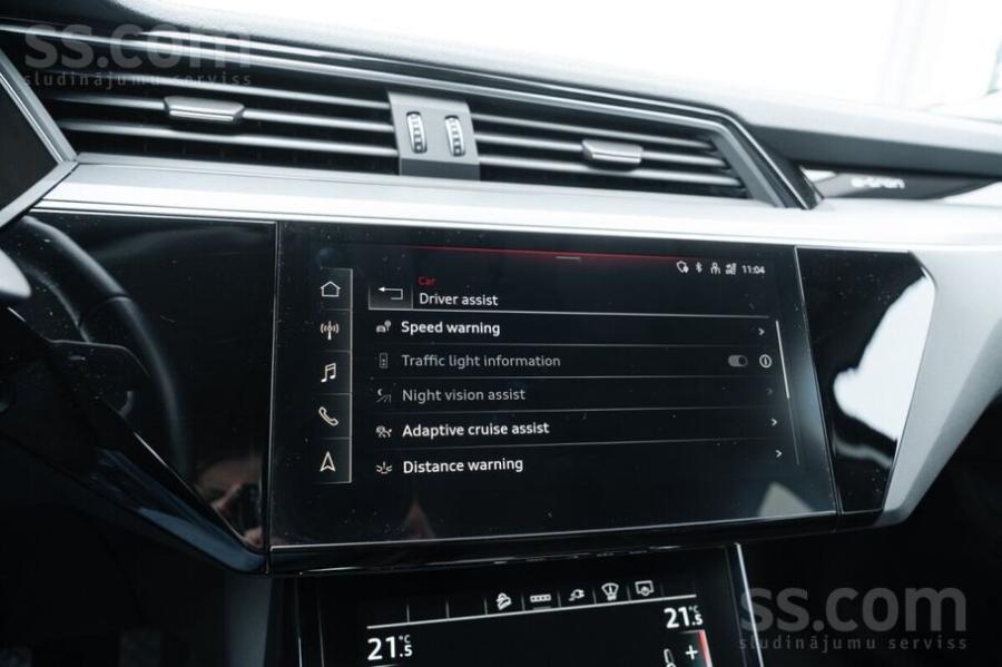Black Audi E-Tron 2022 in Riga, with an engine capacity of 0.00 L and mileage of 41 thousand km for 38950 €, photo 31 on AUTOMOTO.COM.LV