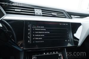 Black Audi E-Tron 2022 in Riga, with an engine capacity of 0.00 L and mileage of 41 thousand km for 38950 €, photo 32 on AUTOMOTO.COM.LV