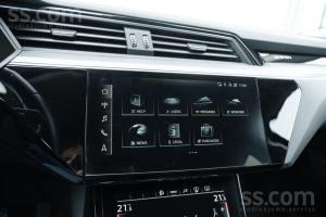 Black Audi E-Tron 2022 in Riga, with an engine capacity of 0.00 L and mileage of 41 thousand km for 38950 €, photo 33 on AUTOMOTO.COM.LV