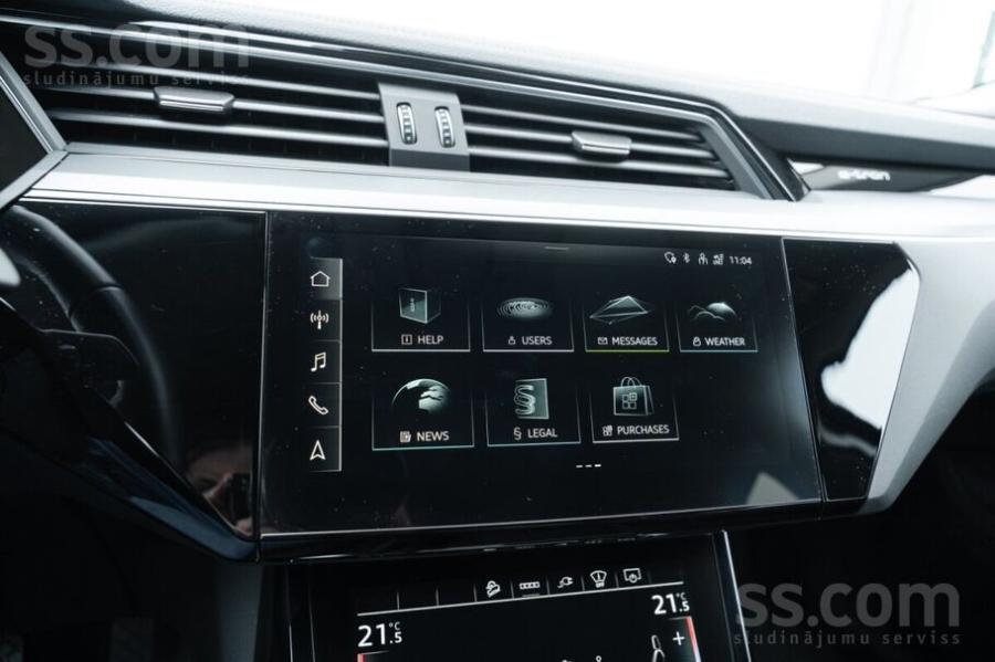 Black Audi E-Tron 2022 in Riga, with an engine capacity of 0.00 L and mileage of 41 thousand km for 38950 €, photo 33 on AUTOMOTO.COM.LV