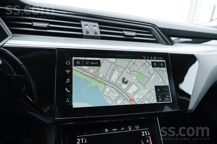 Black Audi E-Tron 2022 in Riga, with an engine capacity of 0.00 L and mileage of 41 thousand km for 38950 €, photo 34 on AUTOMOTO.COM.LV