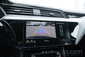 Black Audi E-Tron 2022 in Riga, with an engine capacity of 0.00 L and mileage of 41 thousand km for 38950 €, photo 35 on AUTOMOTO.COM.LV