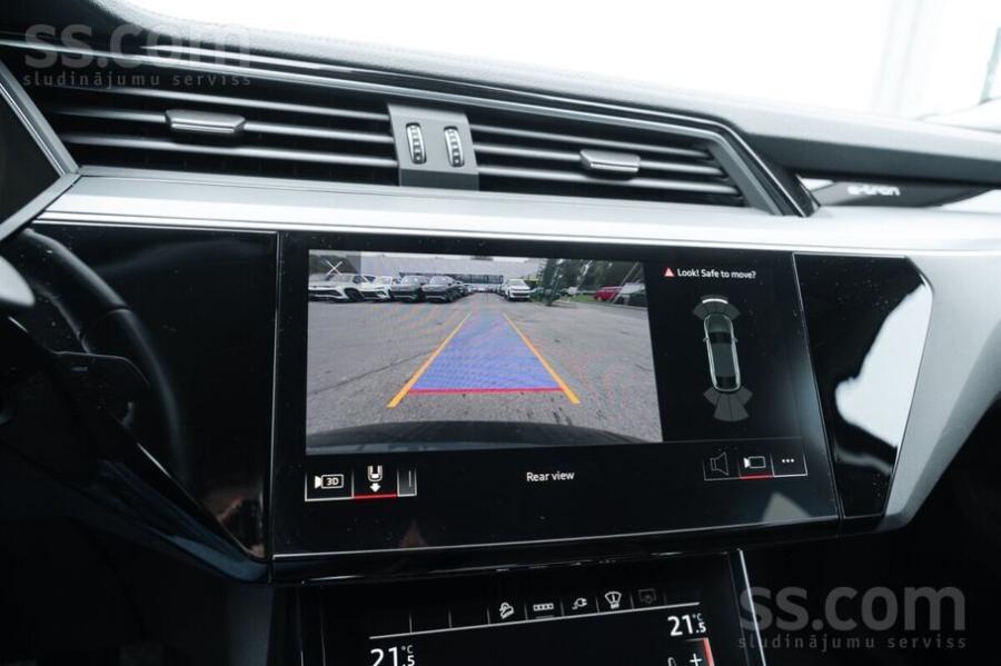 Black Audi E-Tron 2022 in Riga, with an engine capacity of 0.00 L and mileage of 41 thousand km for 38950 €, photo 35 on AUTOMOTO.COM.LV