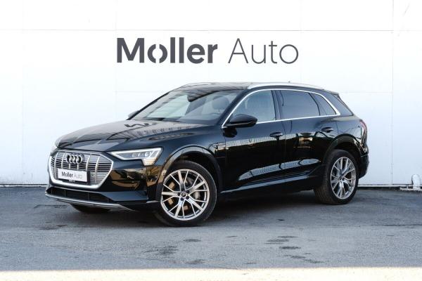 Melns Audi E-Tron 2022 Rīga, ar dzinēja tilpumu 0.00 L un nobraukumu 53 tūkst. km par 33500 €, foto  vietnē AUTOMOTO.COM.LV