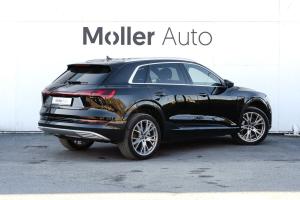 Black Audi E-Tron 2022 in Riga, with an engine capacity of 0.00 L and mileage of 53 thousand km for 33500 €, photo 5 on AUTOMOTO.COM.LV