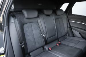 Black Audi E-Tron 2022 in Riga, with an engine capacity of 0.00 L and mileage of 53 thousand km for 33500 €, photo 8 on AUTOMOTO.COM.LV