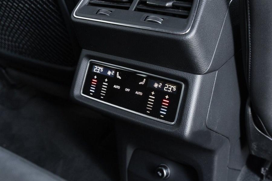 Black Audi E-Tron 2022 in Riga, with an engine capacity of 0.00 L and mileage of 53 thousand km for 33500 €, photo 9 on AUTOMOTO.COM.LV