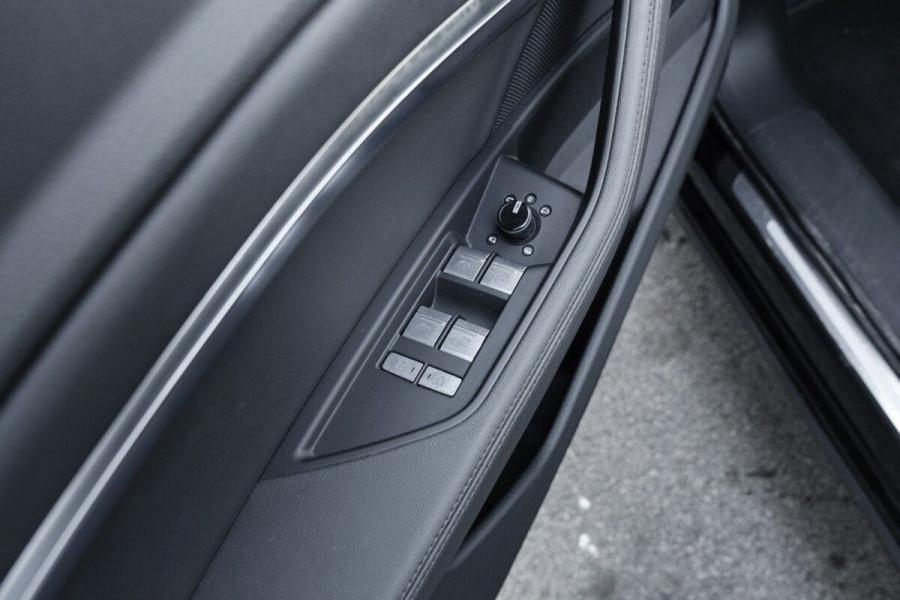 Black Audi E-Tron 2022 in Riga, with an engine capacity of 0.00 L and mileage of 53 thousand km for 33500 €, photo 10 on AUTOMOTO.COM.LV