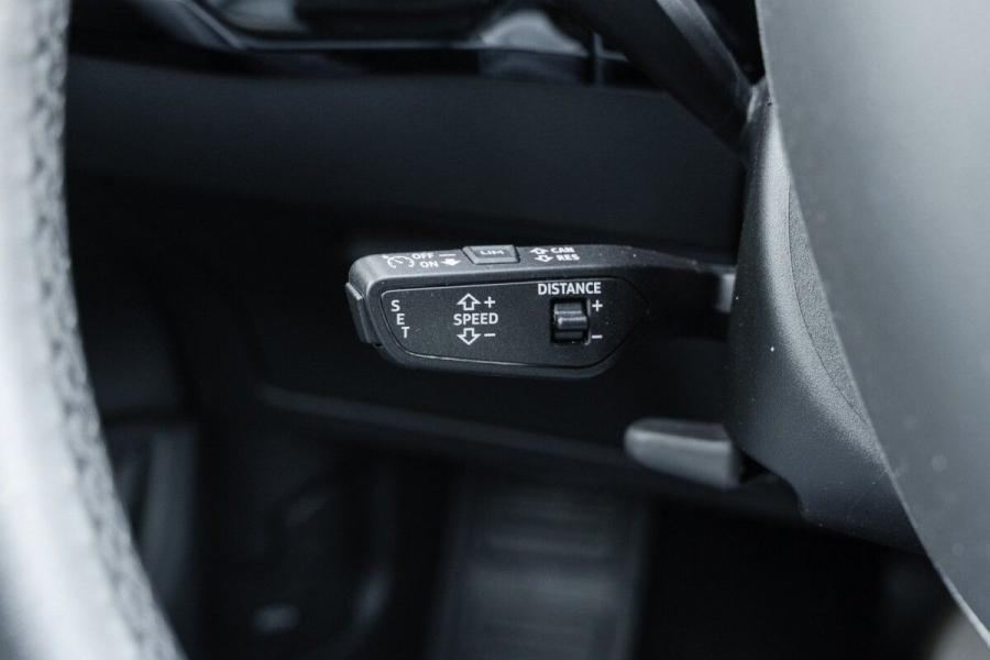 Black Audi E-Tron 2022 in Riga, with an engine capacity of 0.00 L and mileage of 53 thousand km for 33500 €, photo 13 on AUTOMOTO.COM.LV