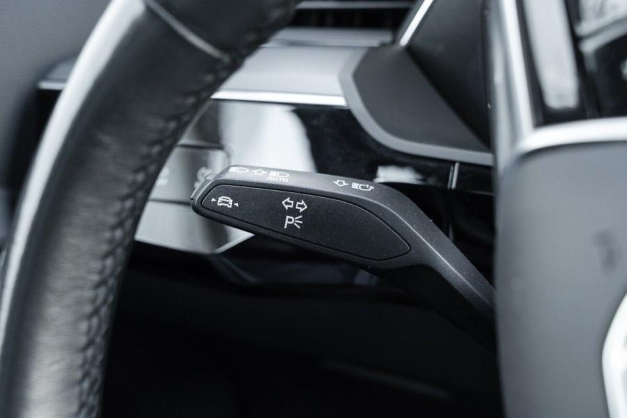 Black Audi E-Tron 2022 in Riga, with an engine capacity of 0.00 L and mileage of 53 thousand km for 33500 €, photo 14 on AUTOMOTO.COM.LV