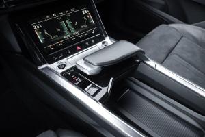 Black Audi E-Tron 2022 in Riga, with an engine capacity of 0.00 L and mileage of 53 thousand km for 33500 €, photo 18 on AUTOMOTO.COM.LV