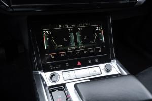 Black Audi E-Tron 2022 in Riga, with an engine capacity of 0.00 L and mileage of 53 thousand km for 33500 €, photo 19 on AUTOMOTO.COM.LV
