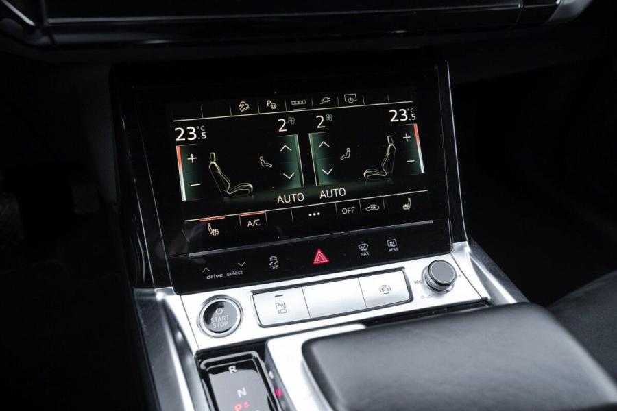 Black Audi E-Tron 2022 in Riga, with an engine capacity of 0.00 L and mileage of 53 thousand km for 33500 €, photo 19 on AUTOMOTO.COM.LV