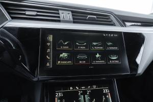Black Audi E-Tron 2022 in Riga, with an engine capacity of 0.00 L and mileage of 53 thousand km for 33500 €, photo 22 on AUTOMOTO.COM.LV