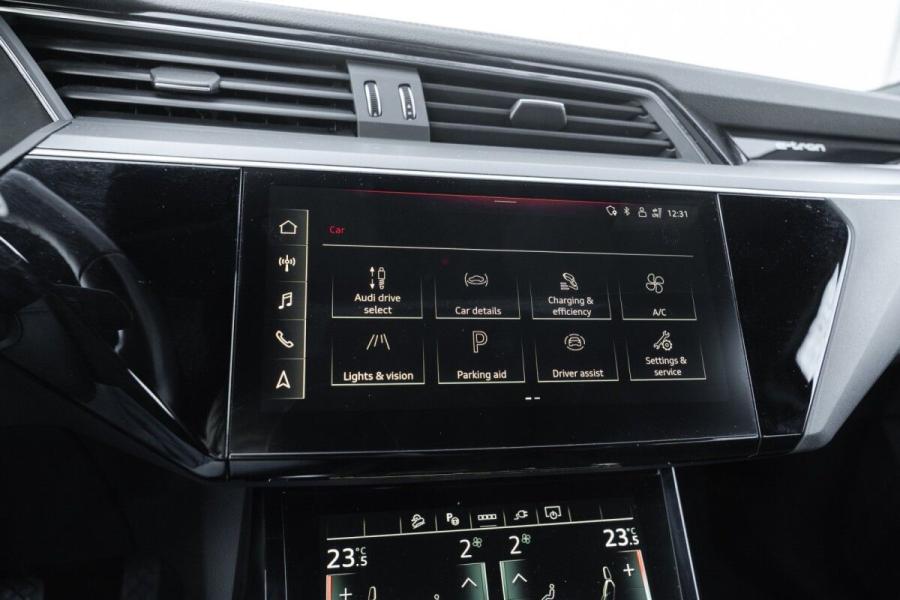 Black Audi E-Tron 2022 in Riga, with an engine capacity of 0.00 L and mileage of 53 thousand km for 33500 €, photo 23 on AUTOMOTO.COM.LV
