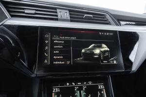 Black Audi E-Tron 2022 in Riga, with an engine capacity of 0.00 L and mileage of 53 thousand km for 33500 €, photo 25 on AUTOMOTO.COM.LV
