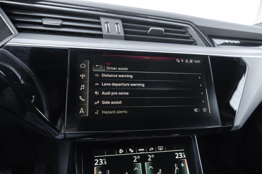 Black Audi E-Tron 2022 in Riga, with an engine capacity of 0.00 L and mileage of 53 thousand km for 33500 €, photo 28 on AUTOMOTO.COM.LV