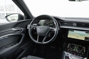 Black Audi E-Tron 2022 in Riga, with an engine capacity of 0.00 L and mileage of 53 thousand km for 33500 €, photo 35 on AUTOMOTO.COM.LV