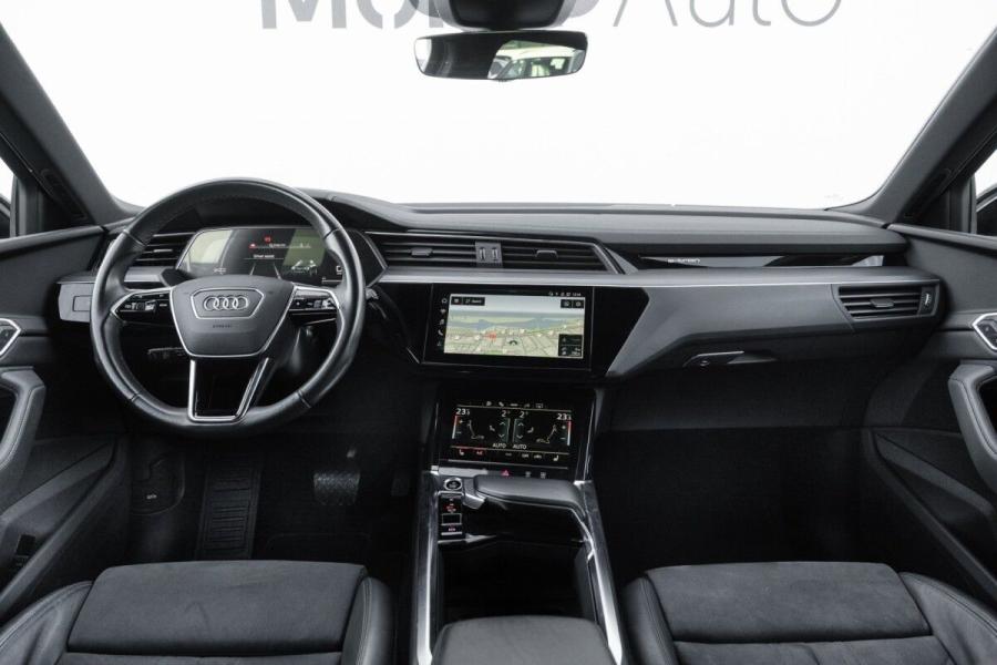 Black Audi E-Tron 2022 in Riga, with an engine capacity of 0.00 L and mileage of 53 thousand km for 33500 €, photo 36 on AUTOMOTO.COM.LV