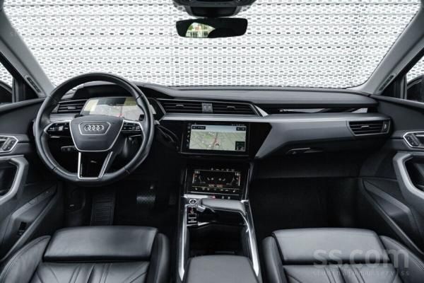 Melns Audi E-Tron 2023 Rīga, ar dzinēja tilpumu 0.00 L un nobraukumu 47 tūkst. km par 38300 €, foto 6 vietnē AUTOMOTO.COM.LV