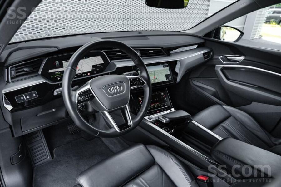 Black Audi E-Tron 2023 in Riga, with an engine capacity of 0.00 L and mileage of 47 thousand km for 38300 €, photo 11 on AUTOMOTO.COM.LV