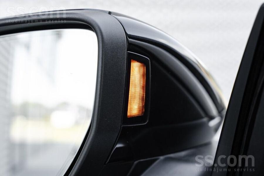 Black Audi E-Tron 2023 in Riga, with an engine capacity of 0.00 L and mileage of 47 thousand km for 38300 €, photo 13 on AUTOMOTO.COM.LV
