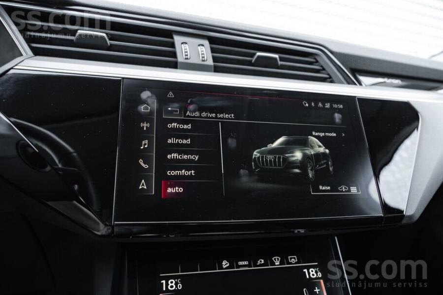 Black Audi E-Tron 2023 in Riga, with an engine capacity of 0.00 L and mileage of 47 thousand km for 38300 €, photo 25 on AUTOMOTO.COM.LV