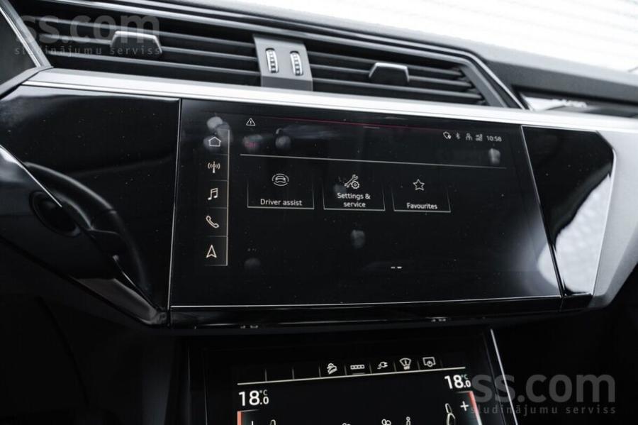 Black Audi E-Tron 2023 in Riga, with an engine capacity of 0.00 L and mileage of 47 thousand km for 38300 €, photo 26 on AUTOMOTO.COM.LV