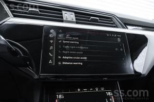 Black Audi E-Tron 2023 in Riga, with an engine capacity of 0.00 L and mileage of 47 thousand km for 38300 €, photo 28 on AUTOMOTO.COM.LV