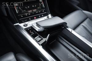 Black Audi E-Tron 2023 in Riga, with an engine capacity of 0.00 L and mileage of 47 thousand km for 38300 €, photo 32 on AUTOMOTO.COM.LV