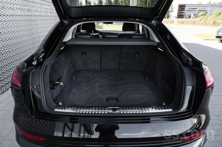 Black Audi E-Tron 2023 in Riga, with an engine capacity of 0.00 L and mileage of 47 thousand km for 38300 €, photo 35 on AUTOMOTO.COM.LV