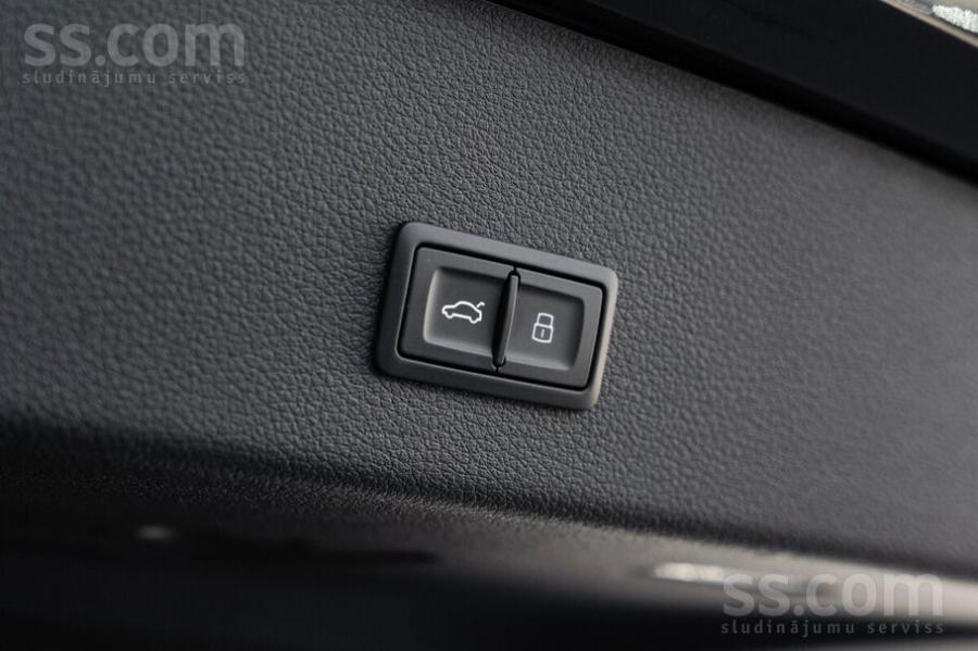 Black Audi E-Tron 2023 in Riga, with an engine capacity of 0.00 L and mileage of 47 thousand km for 38300 €, photo 36 on AUTOMOTO.COM.LV