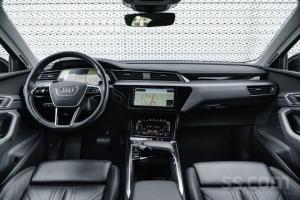 Black Audi E-Tron 2023 in Riga, with an engine capacity of 0.00 L and mileage of 47 thousand km for 38300 €, photo 7 on AUTOMOTO.COM.LV