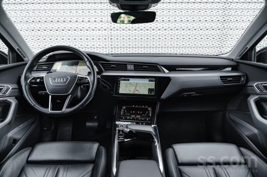 Black Audi E-Tron 2023 in Riga, with an engine capacity of 0.00 L and mileage of 47 thousand km for 38300 €, photo 7 on AUTOMOTO.COM.LV