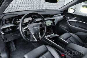 Black Audi E-Tron 2023 in Riga, with an engine capacity of 0.00 L and mileage of 47 thousand km for 38300 €, photo 11 on AUTOMOTO.COM.LV