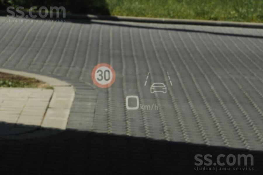 Black Audi E-Tron 2023 in Riga, with an engine capacity of 0.00 L and mileage of 47 thousand km for 38300 €, photo 16 on AUTOMOTO.COM.LV