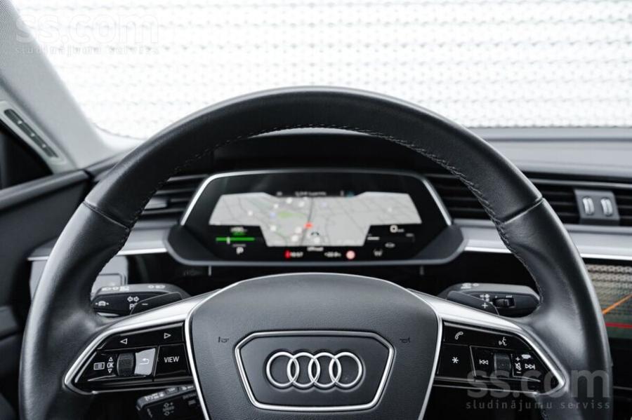 Black Audi E-Tron 2023 in Riga, with an engine capacity of 0.00 L and mileage of 47 thousand km for 38300 €, photo 19 on AUTOMOTO.COM.LV