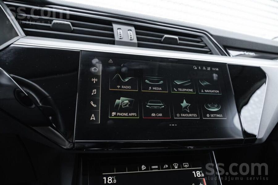 Black Audi E-Tron 2023 in Riga, with an engine capacity of 0.00 L and mileage of 47 thousand km for 38300 €, photo 23 on AUTOMOTO.COM.LV