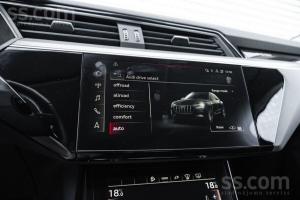 Black Audi E-Tron 2023 in Riga, with an engine capacity of 0.00 L and mileage of 47 thousand km for 38300 €, photo 25 on AUTOMOTO.COM.LV